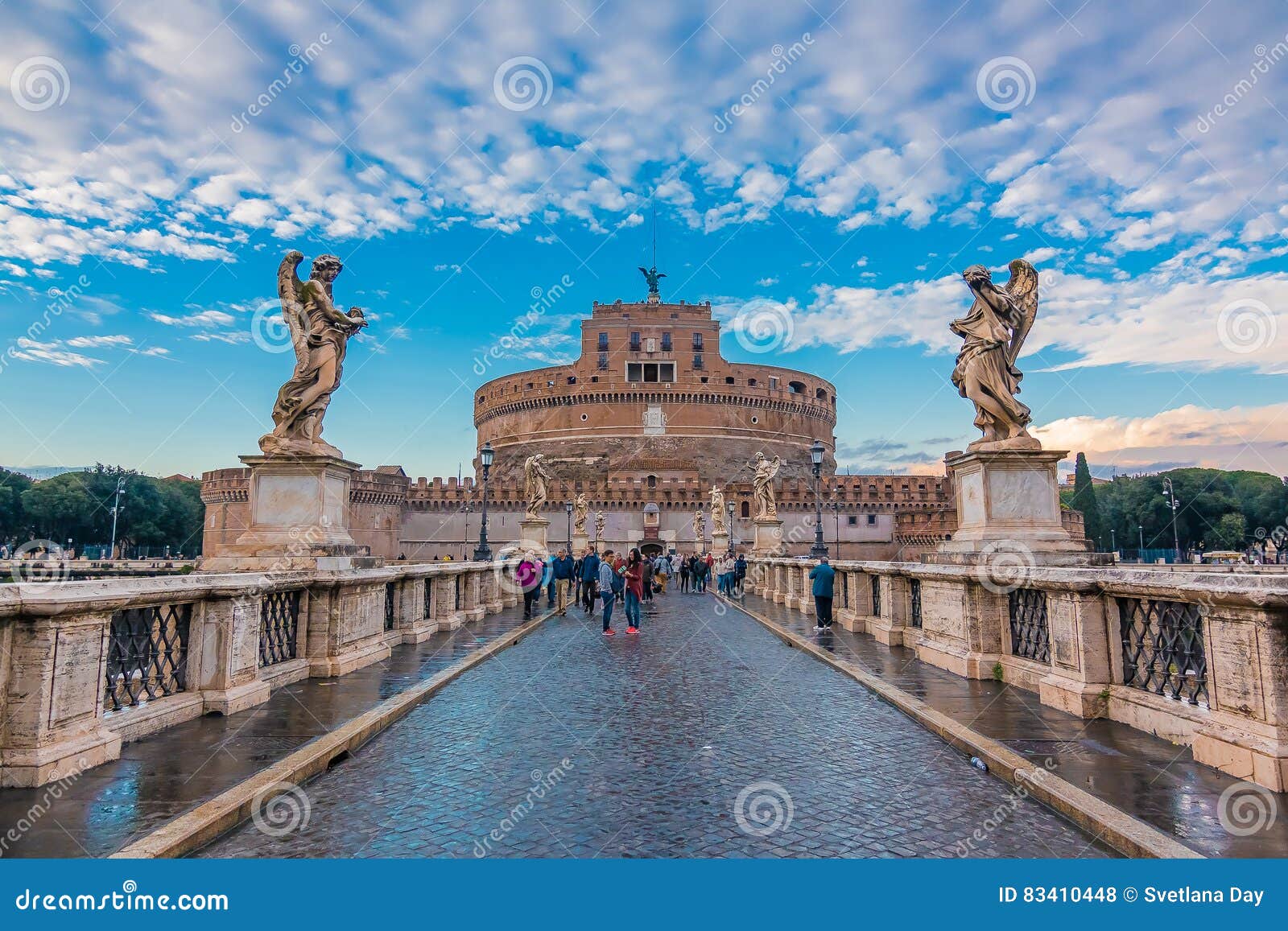 Anges Par Bernini Et Le ` Angelo De Castel Sant Photo stock éditorial ...