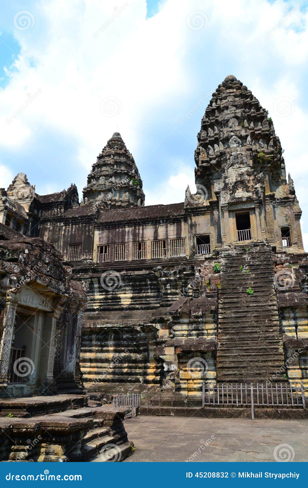 Angkor ruins stock photo. Image of harvesting, human - 45208832