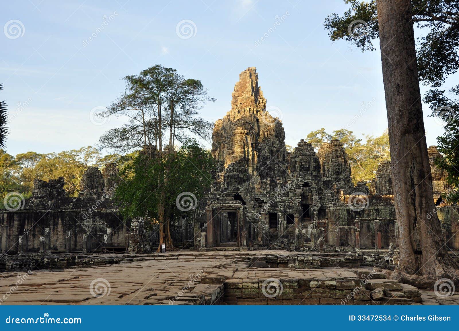 Angkor Thom photo stock. Image of angkor, complexe, asie - 33472534
