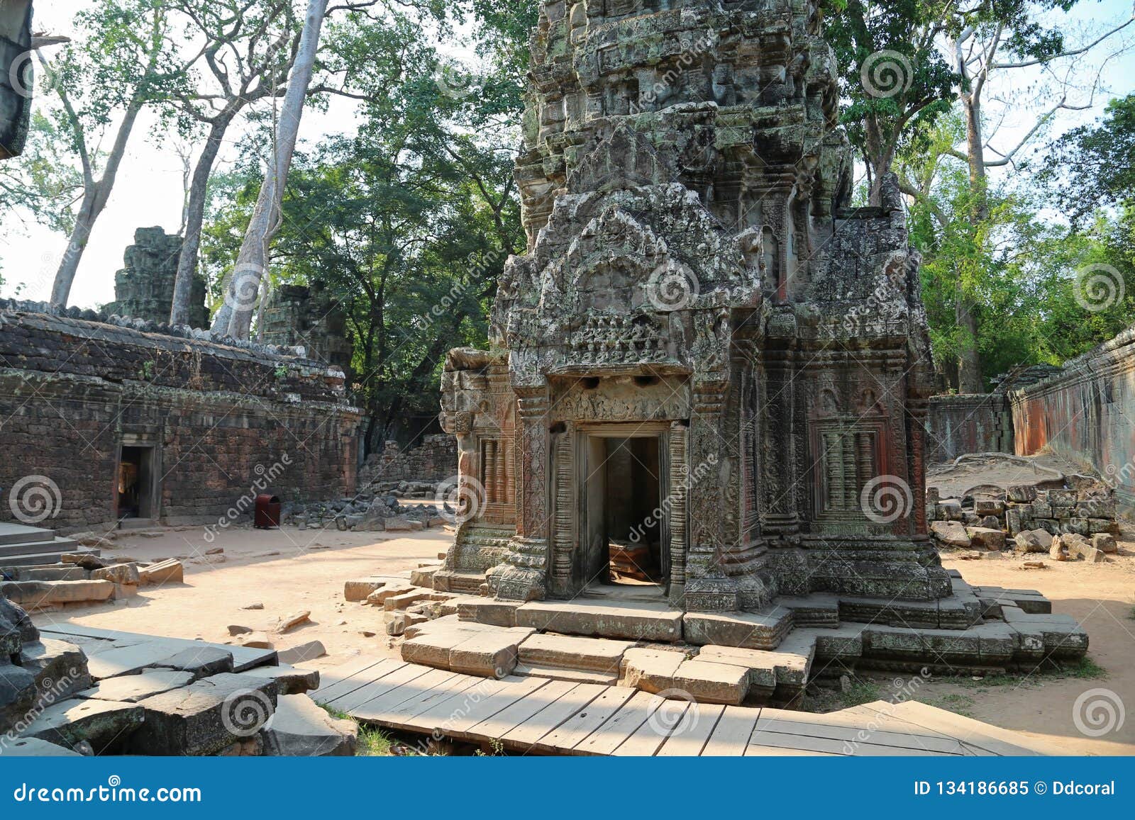 Angkor Thom Temple Complex, Cambodia Stock Image - Image of altorelievo ...