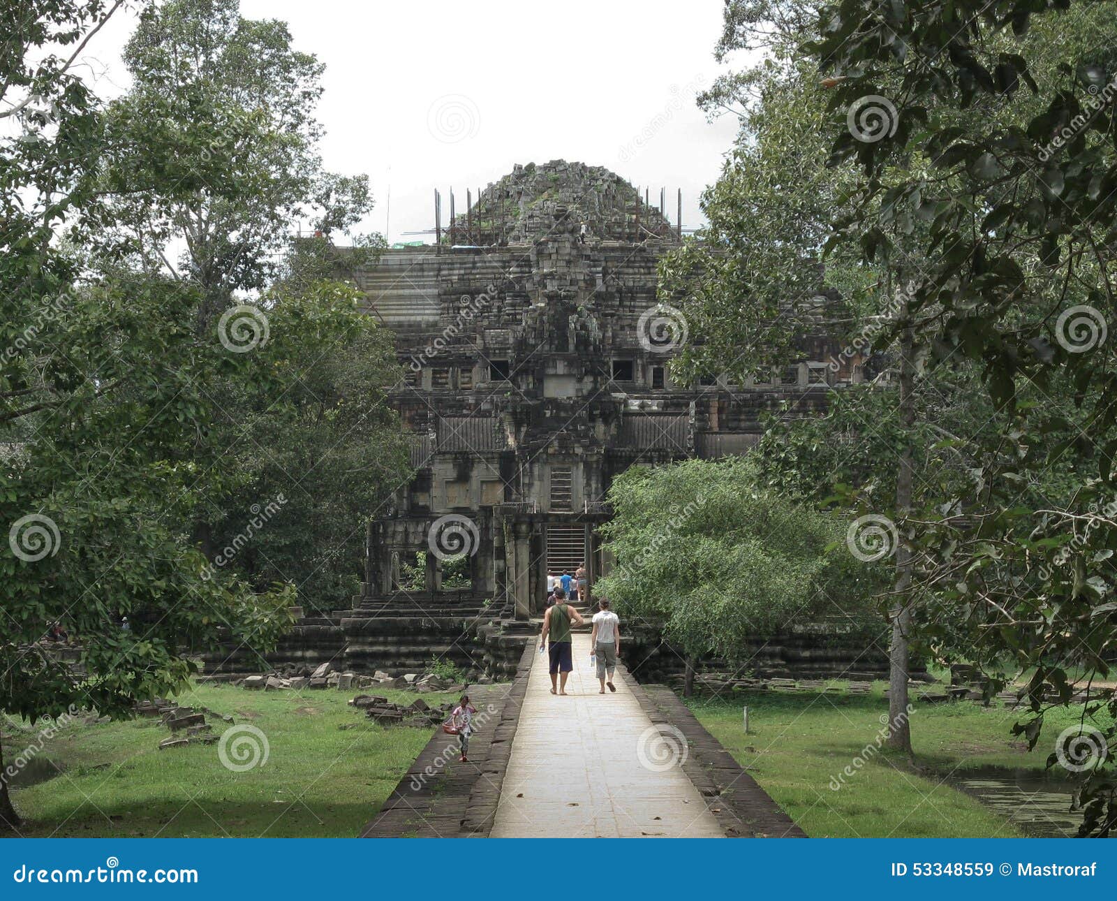 Angkor Thom temple editorial stock image. Image of heritage - 53348559