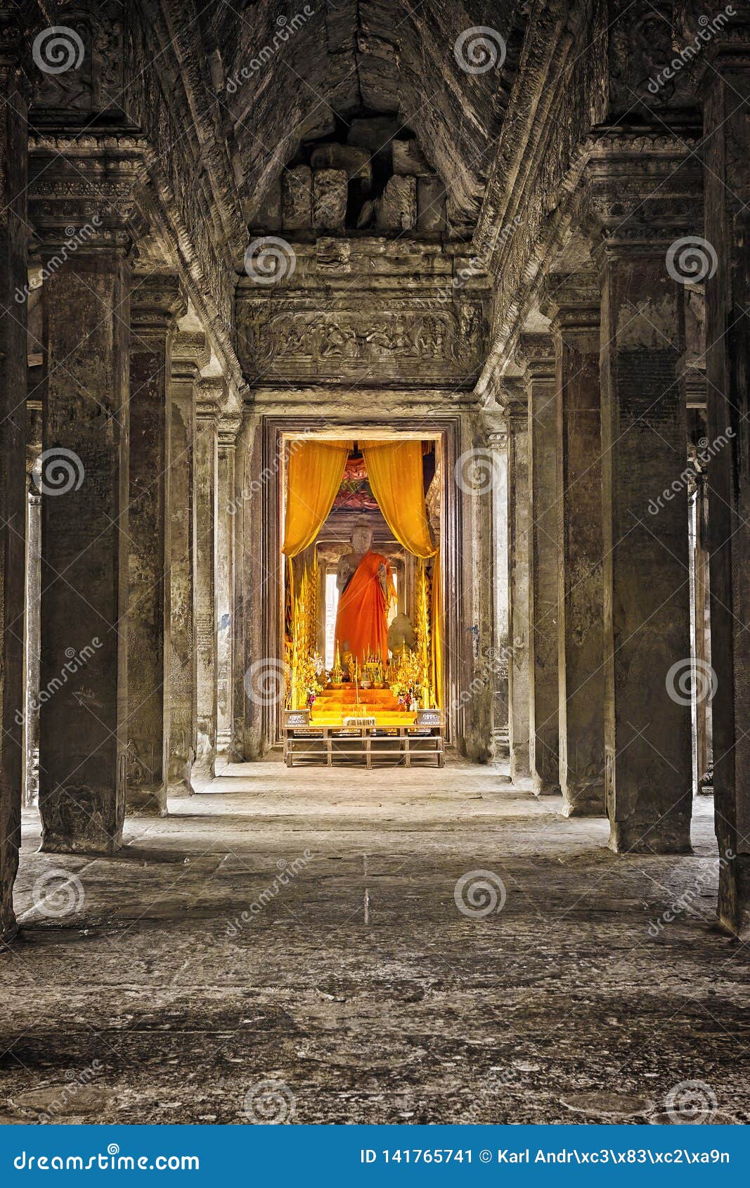 Angkor Wat Cambodia, Buddha Statue. Editorial Photo - Image of pillar ...