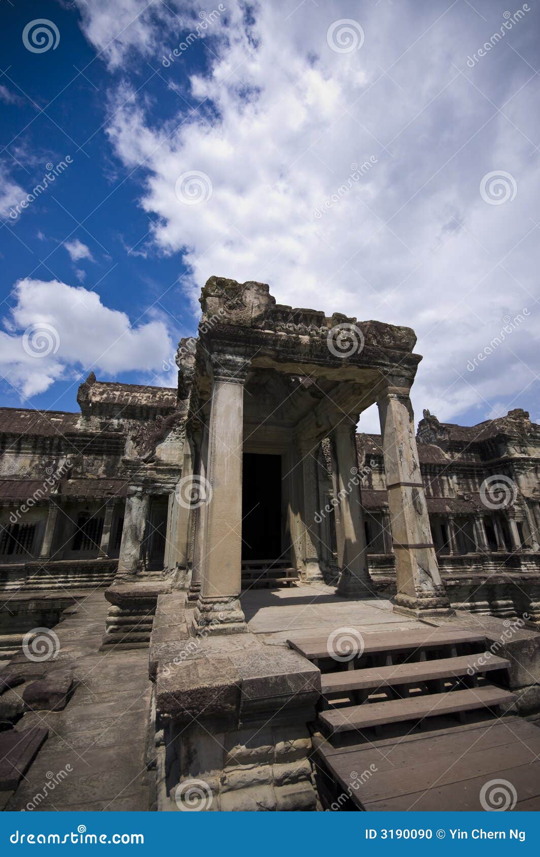Angkor Wat Entrance Picture. Image: 3190090