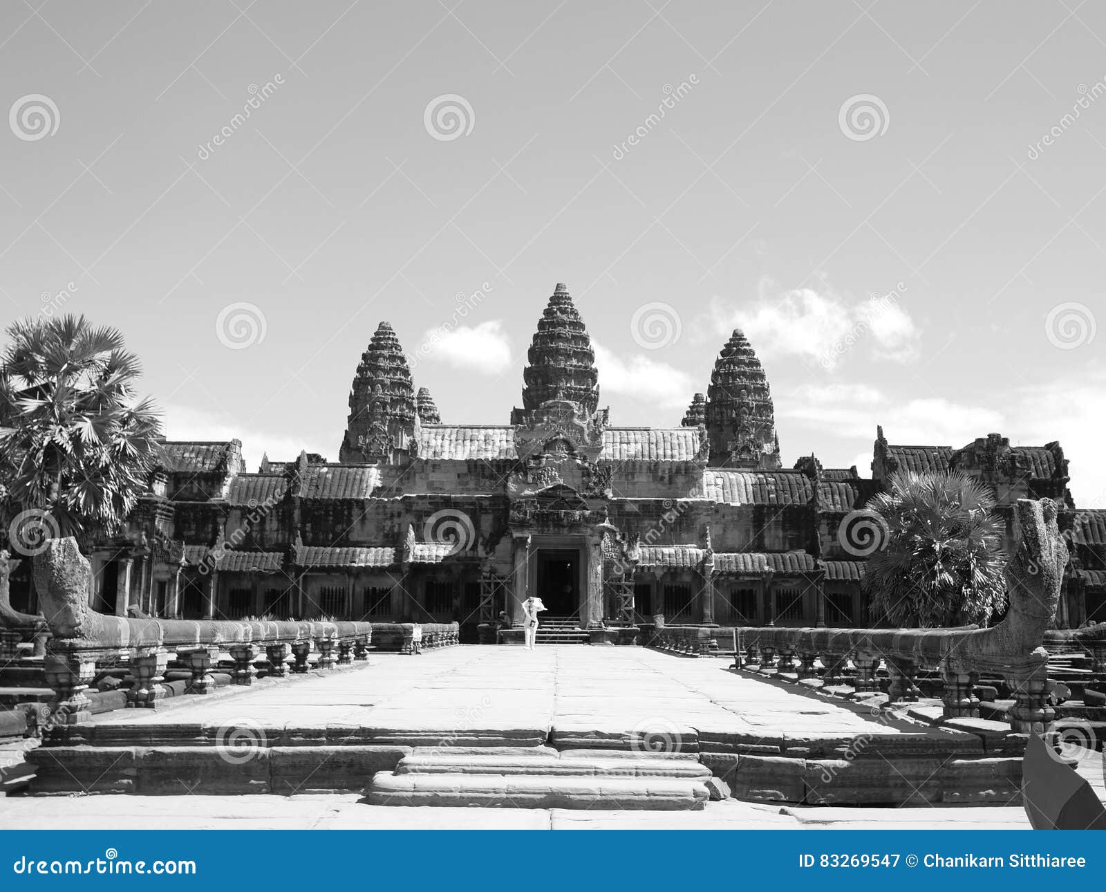 Angkor wat editorial photography. Image of entrance, angkorwat - 83269547