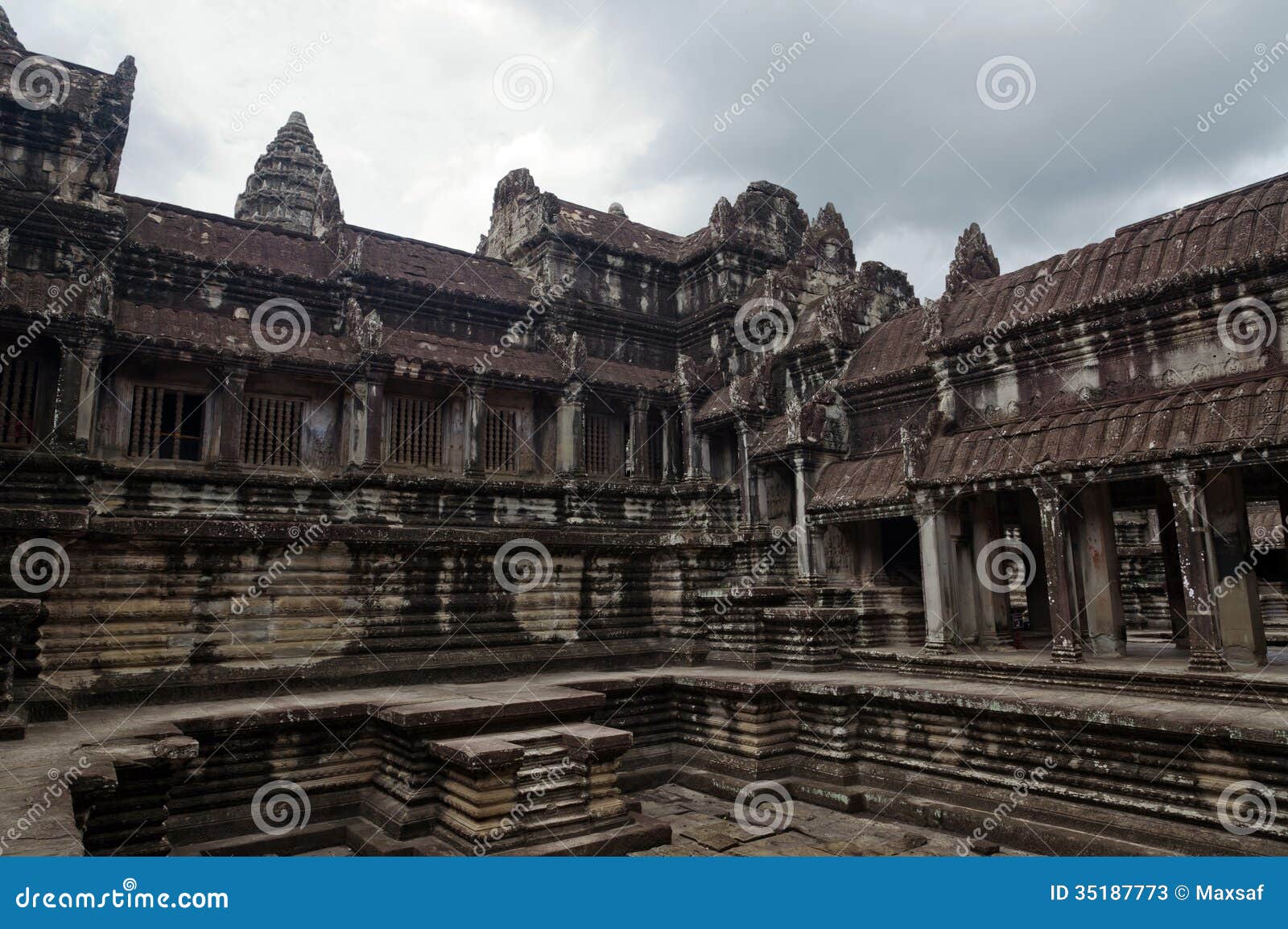 Angkor Wat interior imagen de archivo. Imagen de buda - 35187773