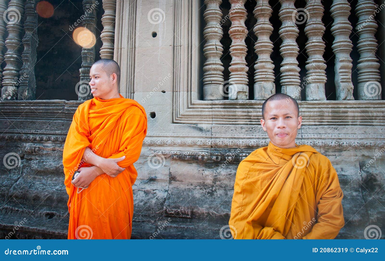 Angkor Wat Monks editorial stock image. Image of lens - 20862319