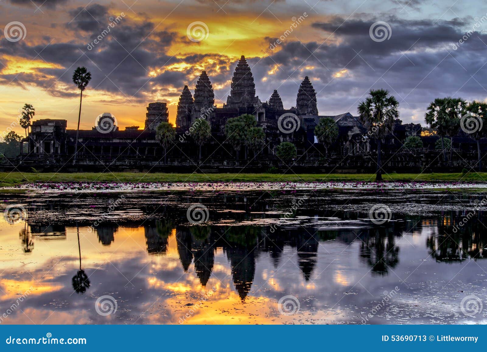 Angkor Wat stock image. Image of reflection, hinduism - 53690713