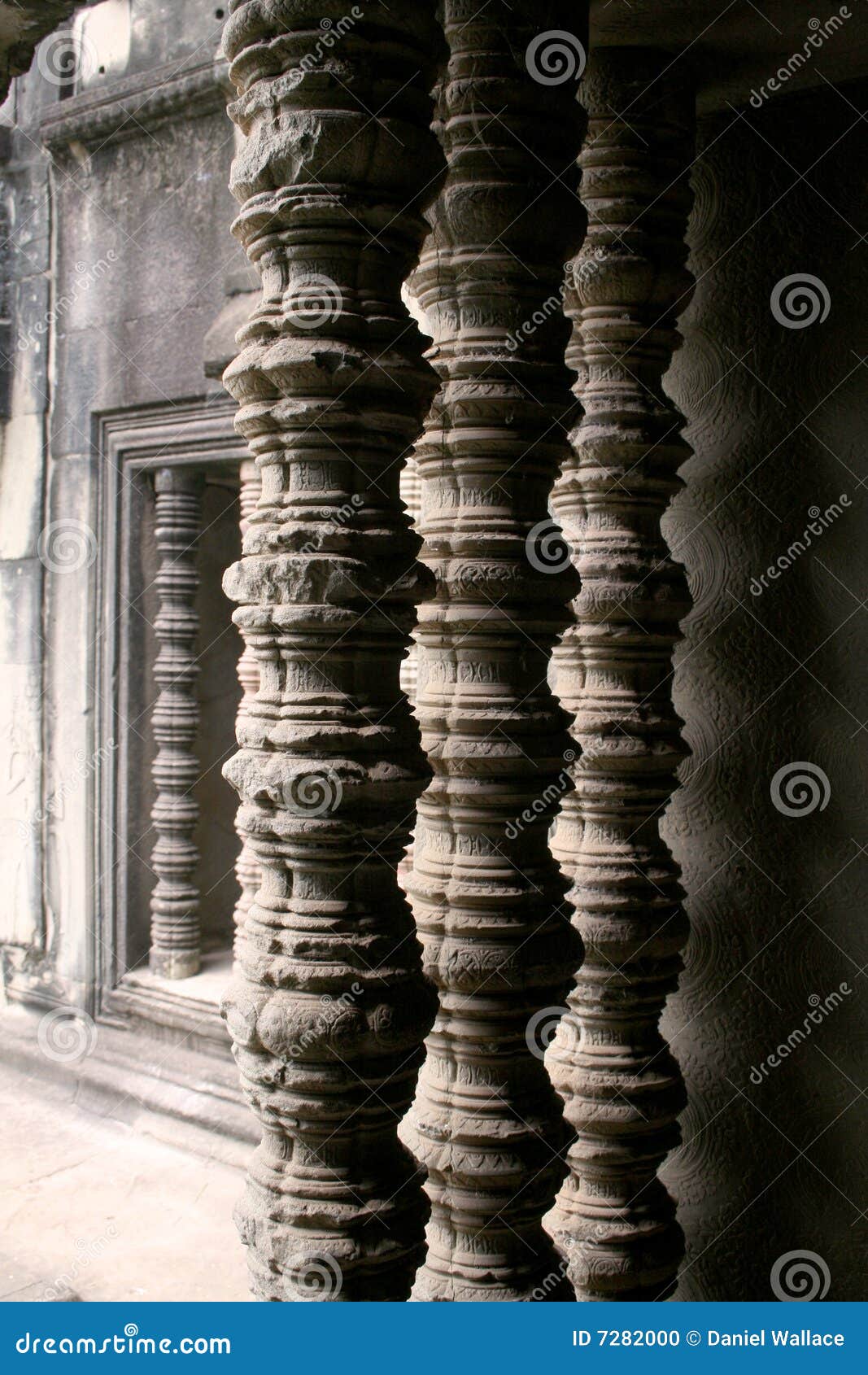 Angkor Wat temple columns stock photo. Image of stone - 7282000