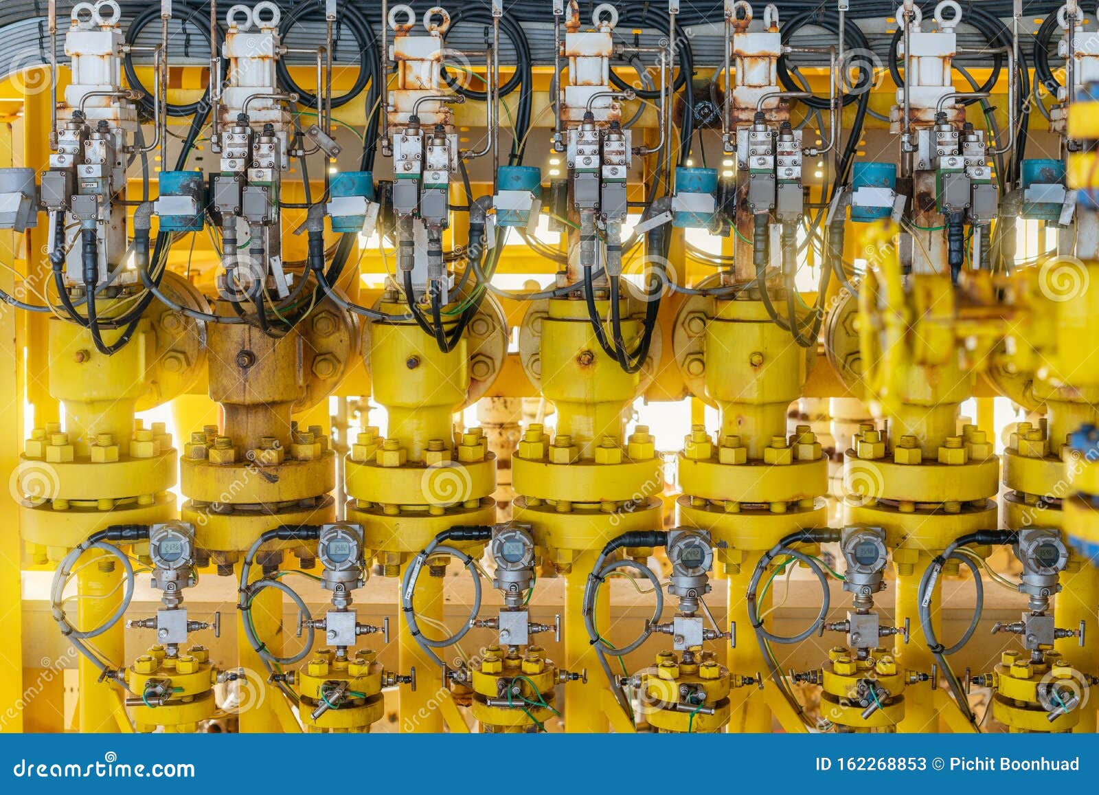 Choke Valve At Gas Well Head Royalty-Free Stock Photography ... Choke Valve At Gas Well Head Royalty-Free Stock Photography ...
