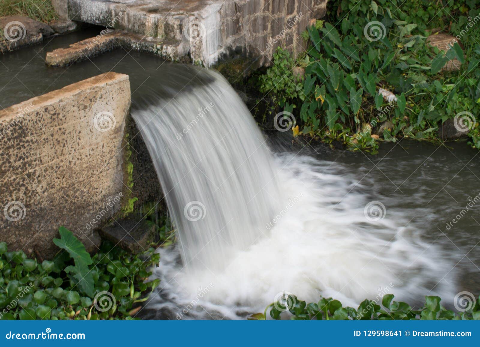An Angle View of a Waterfall Stock Image - Image of acuatico, natural ...