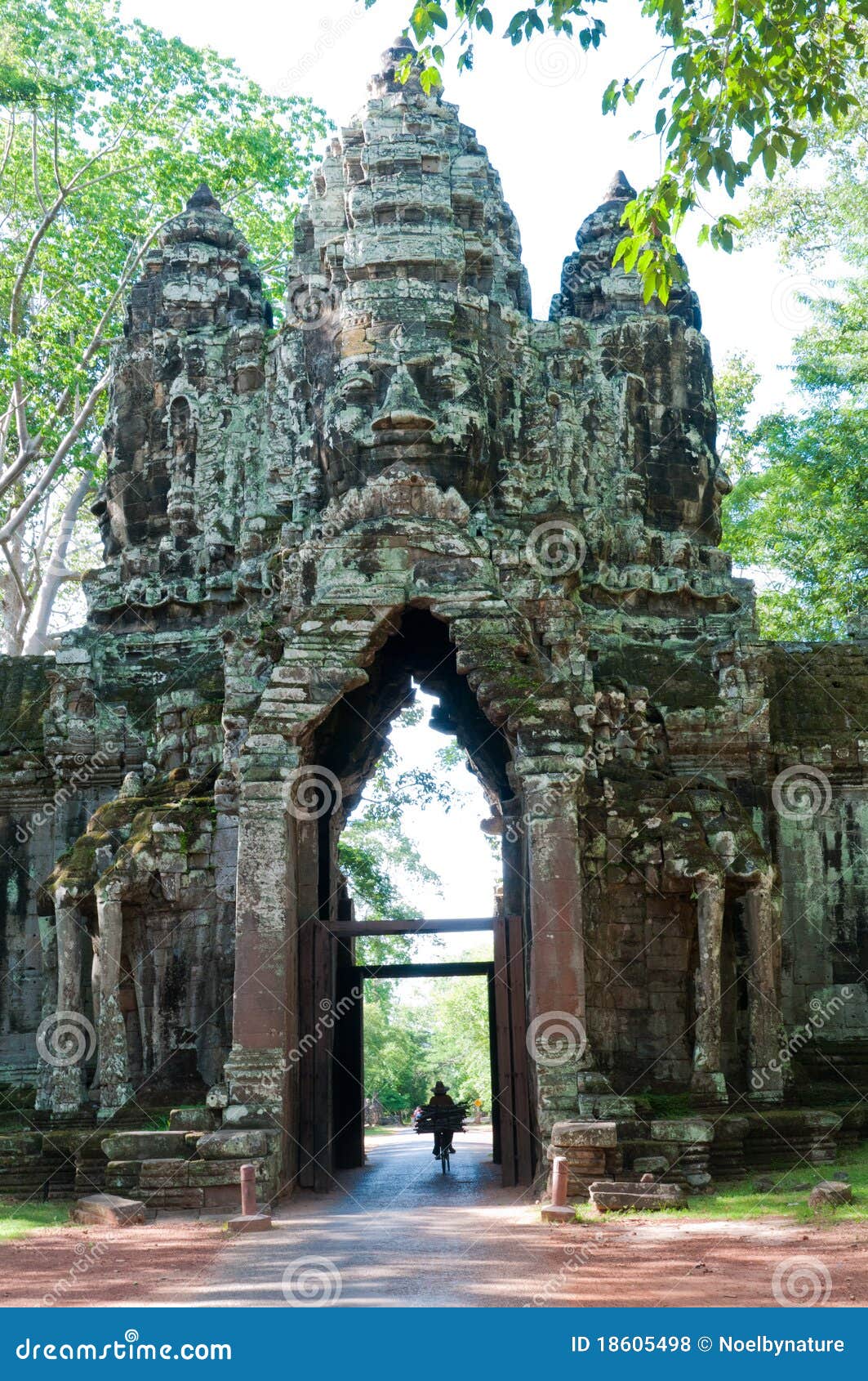 Angor Thom gate stock photo. Image of cambodia, angkor - 18605498