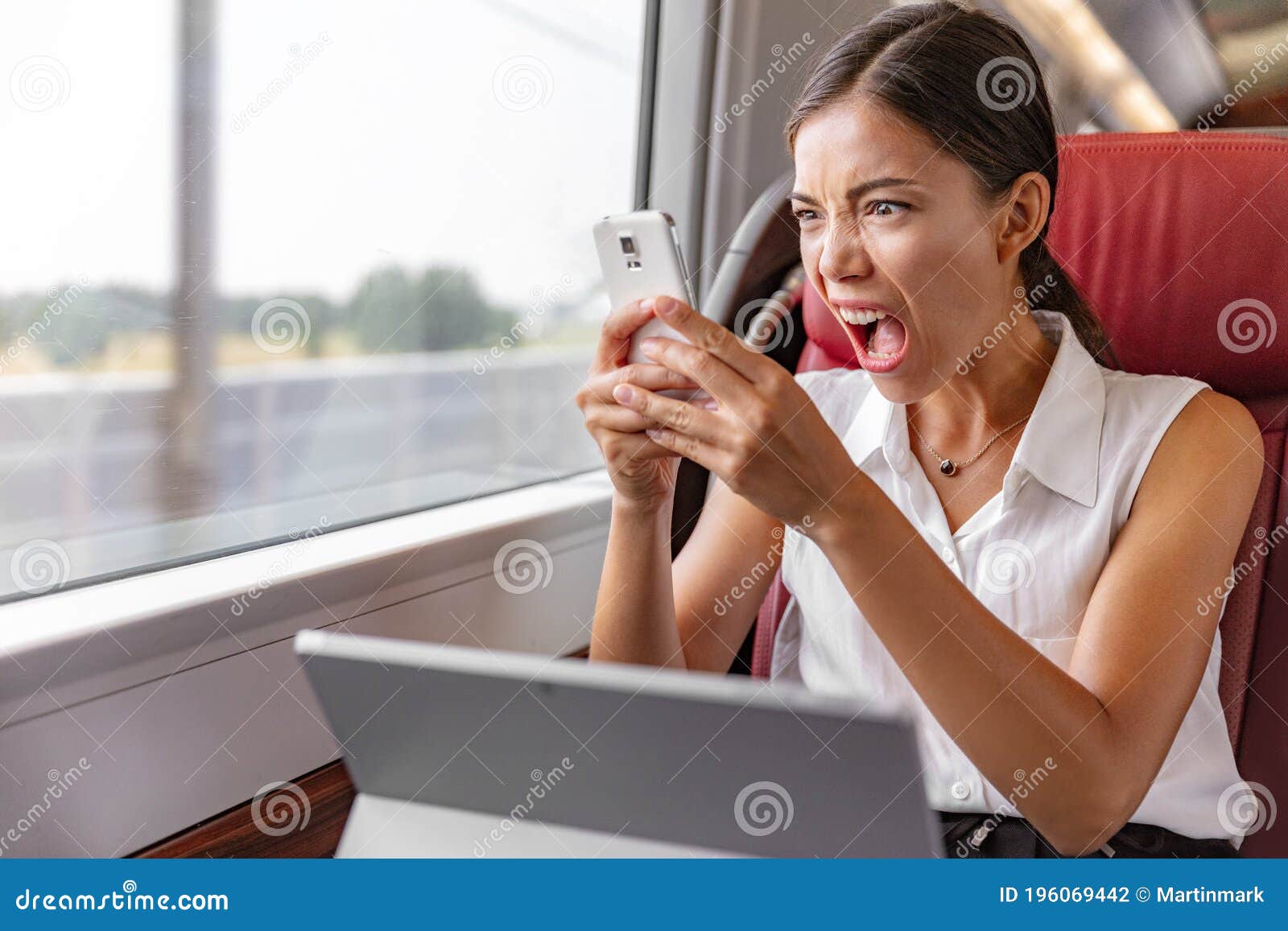 Angry Asian Business Woman Upset Screaming at Phone Call for ... Angry Asian Business Woman Upset Screaming at Phone Call for ...