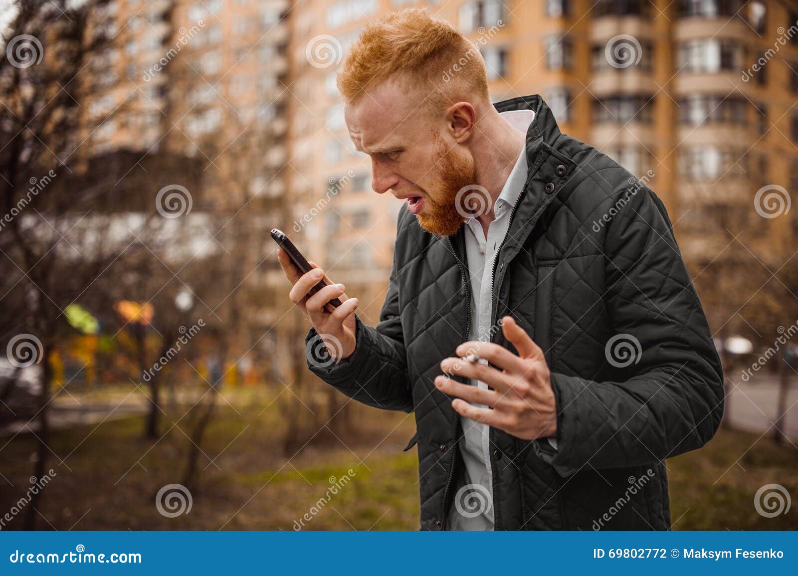 Angry Man Screaming on Phone Stock Photo - Image of crazy, displeased ...
