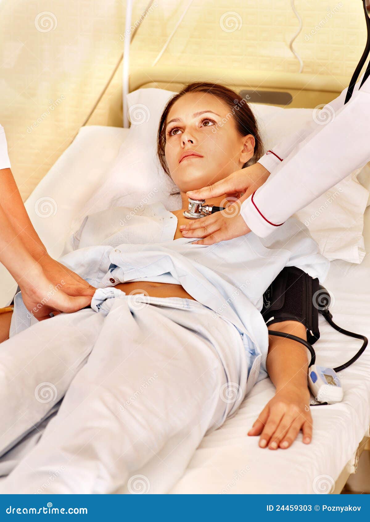 Anima Di Pressione Di Misura Della Donna. Immagine Stock - Immagine di ...