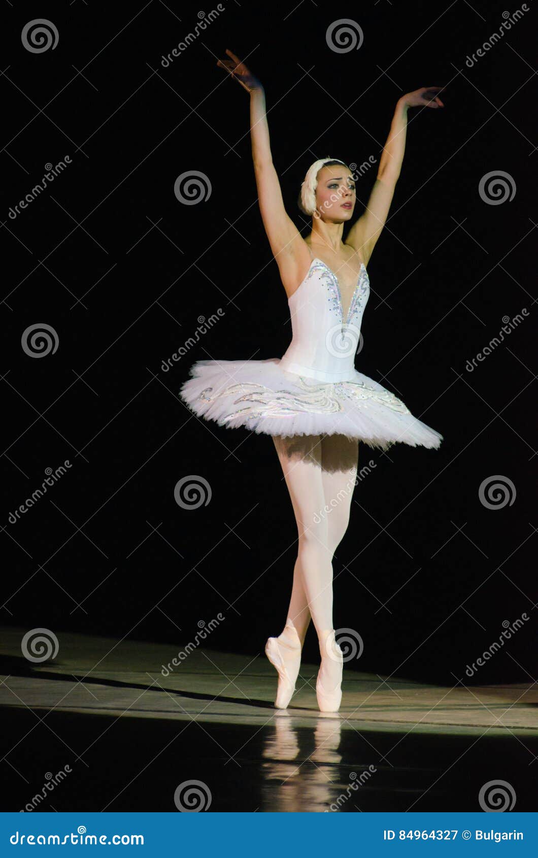 Aniversario 40 fotografía editorial. Imagen de encanto - 84964327