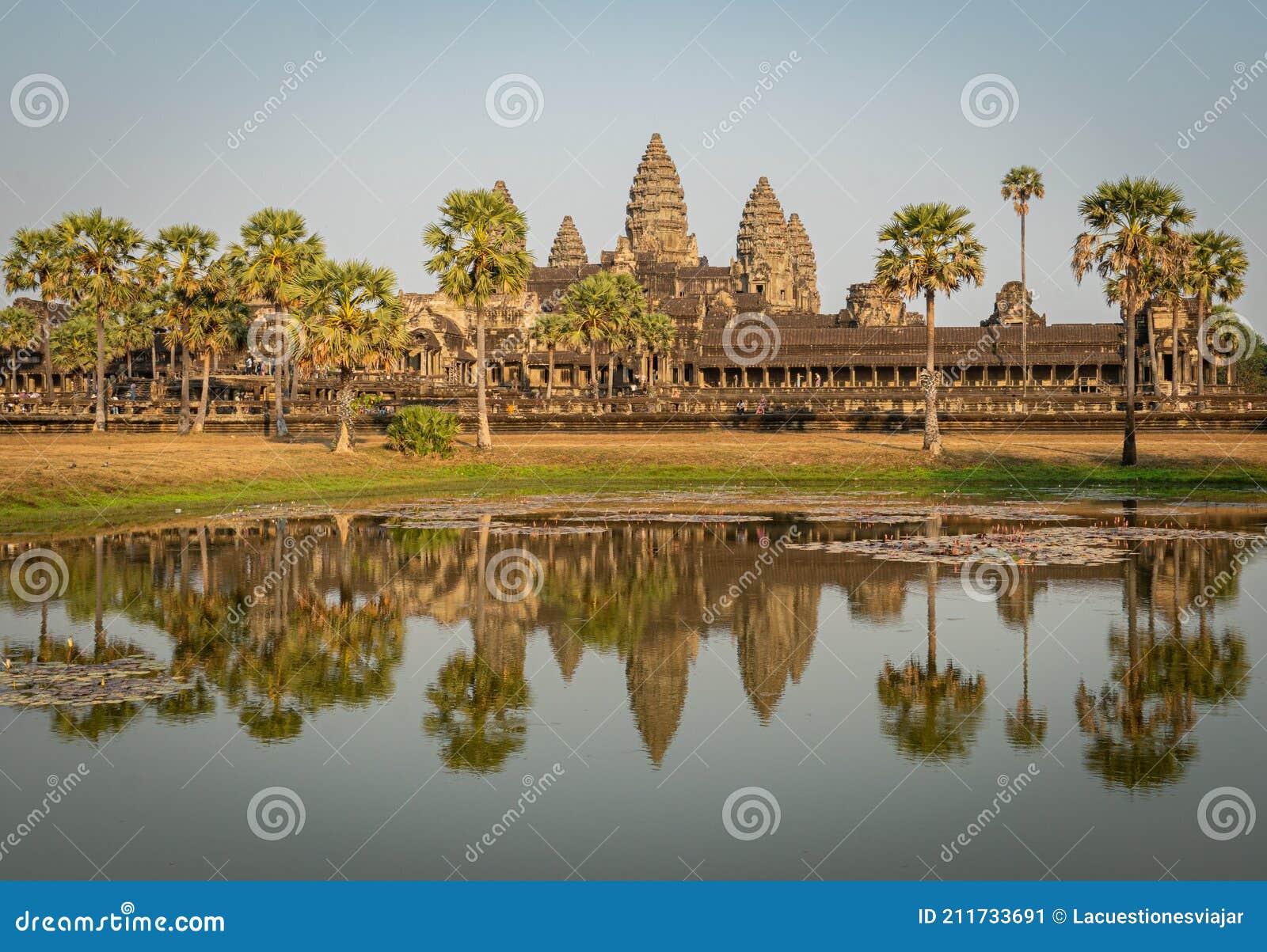 Ankor Wat in Camboya editorial photo. Image of world - 211733691