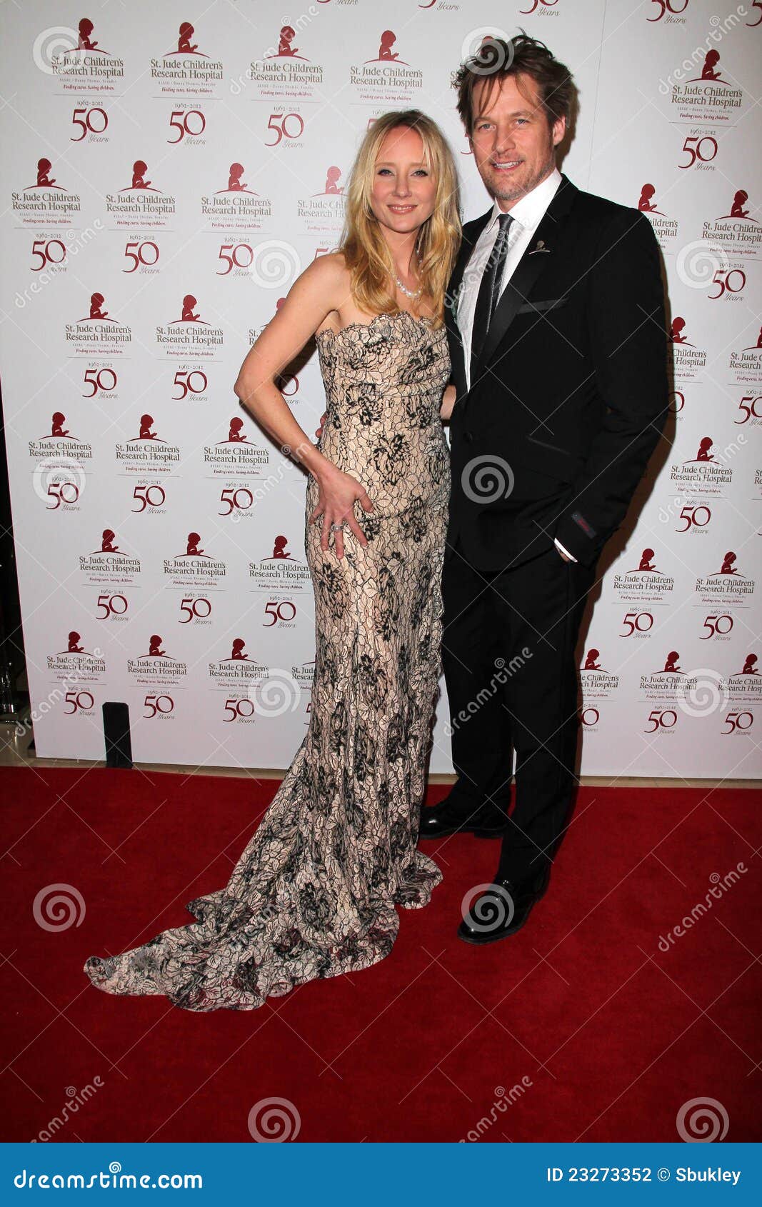 Anne Heche, James Tupper editorial photography. Image of 50th - 23273352