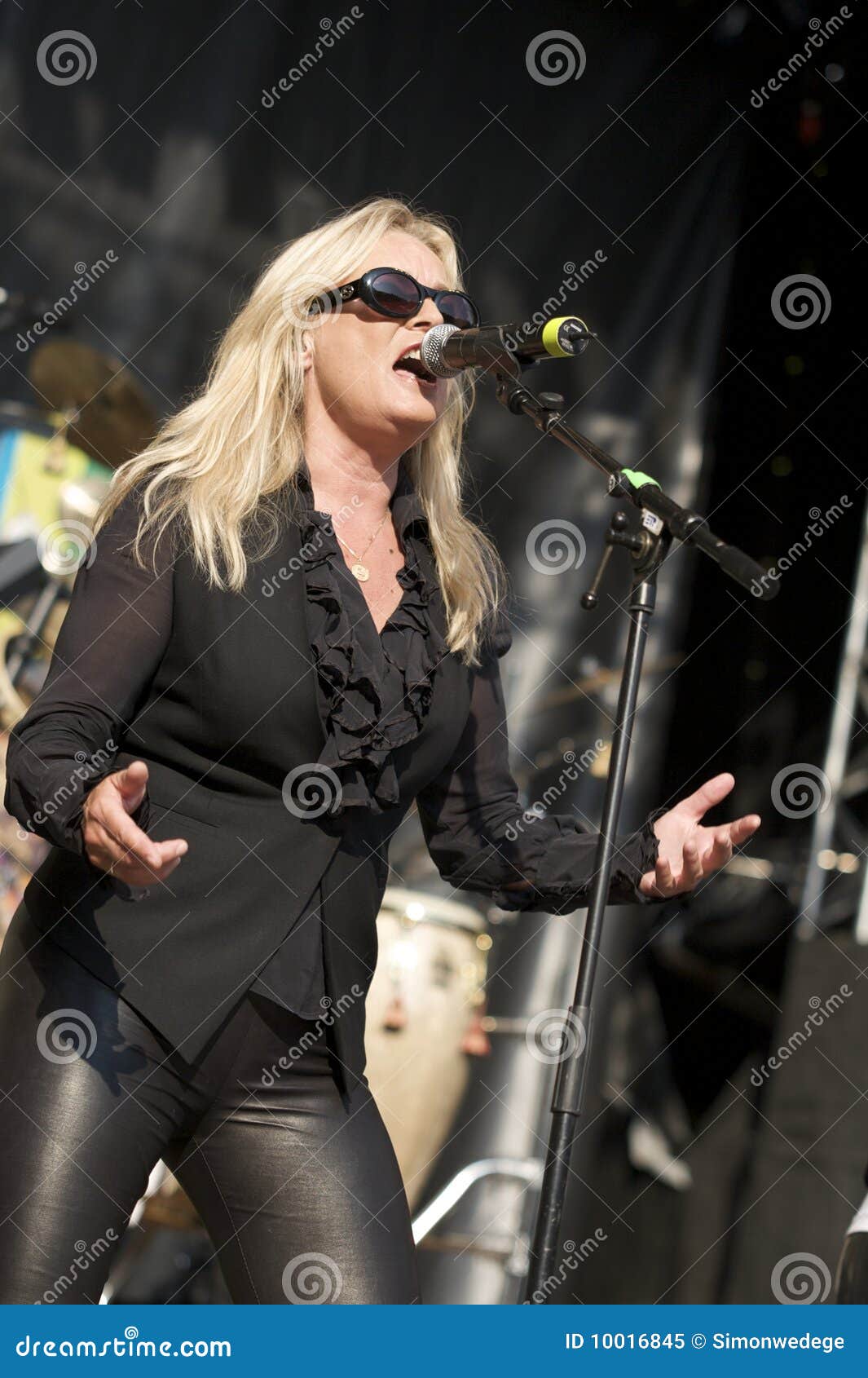 Anne Linnet Band editorial image. Image of performance - 10016845