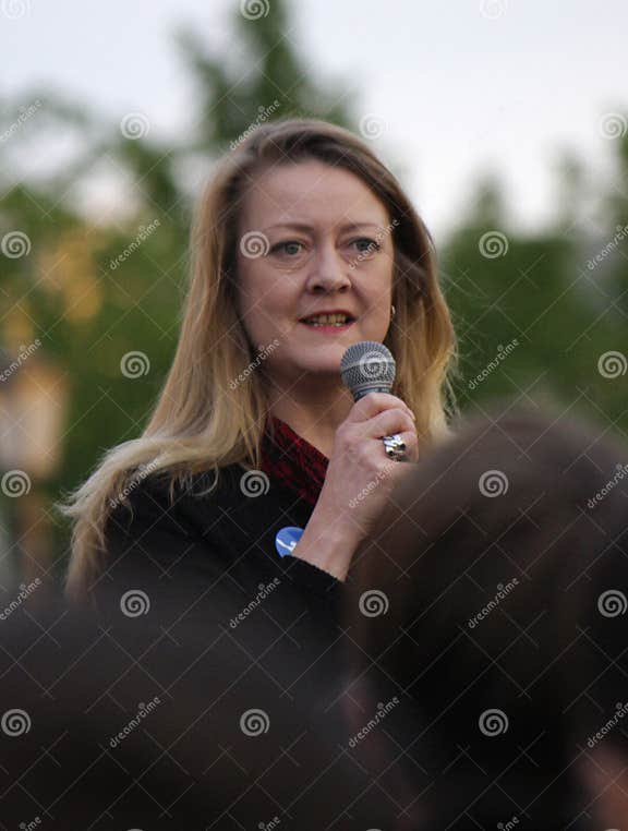 Annie Machon image éditorial. Image du agent, pouvez - 51259720