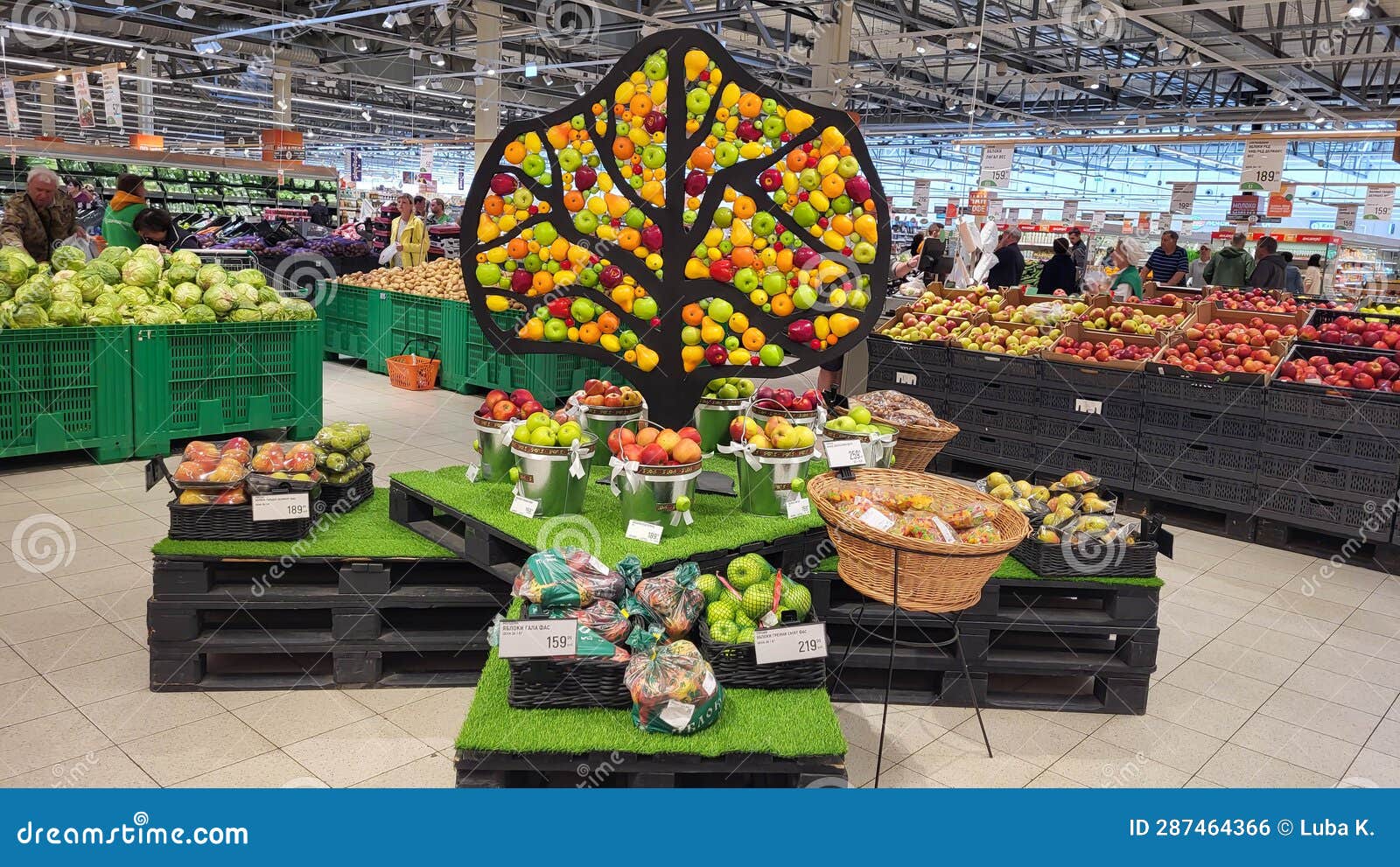 Annual Autumn Fruit and Vegetable Fair in the Store. Editorial Photo ...