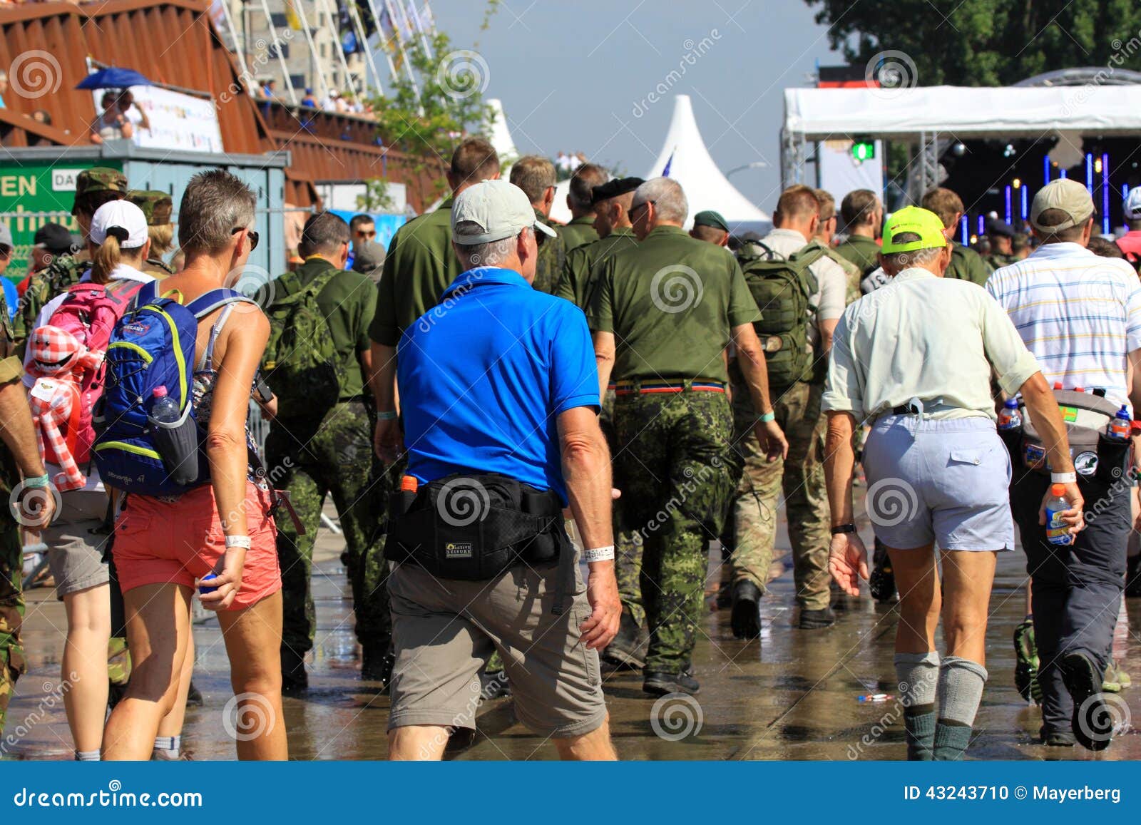An Annually Recurring Large Walking Event Editorial Image - Image of ...