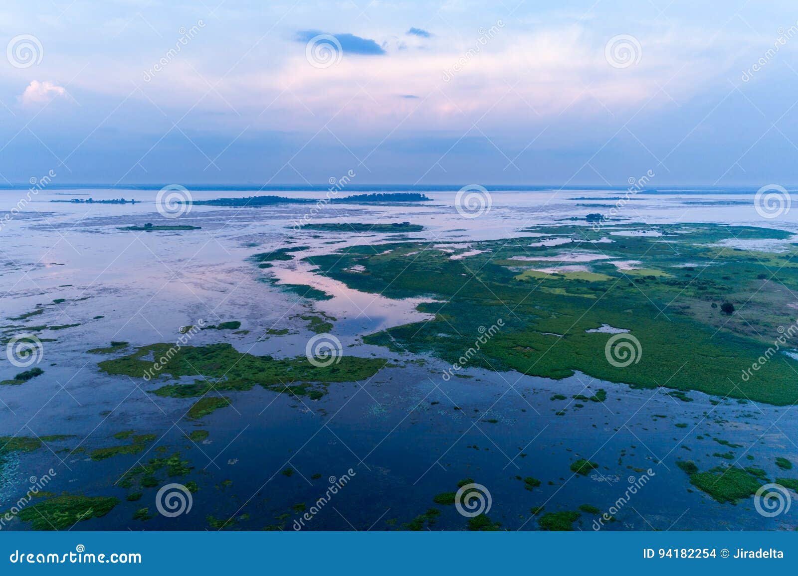 Ansicht Nong Han Lake Aerial Stockfoto - Bild von über, teich: 94182254