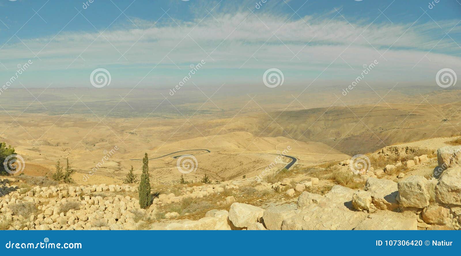 Ansicht Vom Berg Nebo, Jordanien Stockfoto - Bild von wolken, entfernt ...