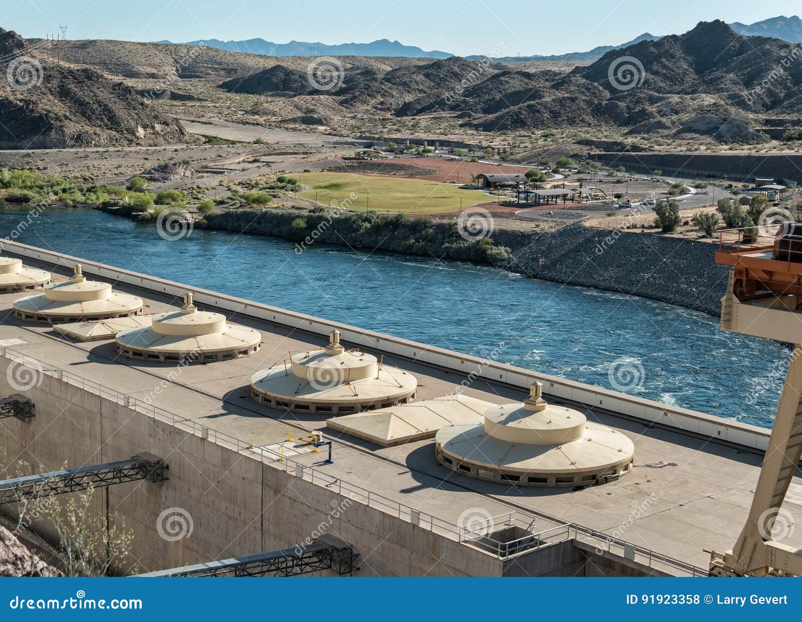 Ansicht von Davis Dam stockfoto. Bild von elektrisch - 91923358