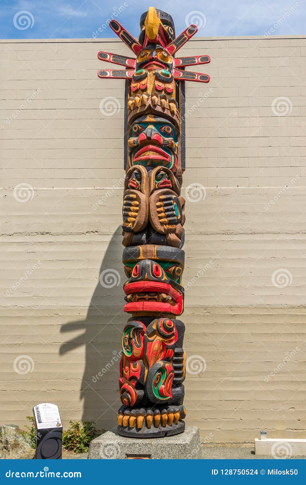 Ansicht Von Totems in Duncan - Kanada Redaktionelles Stockbild - Bild ...