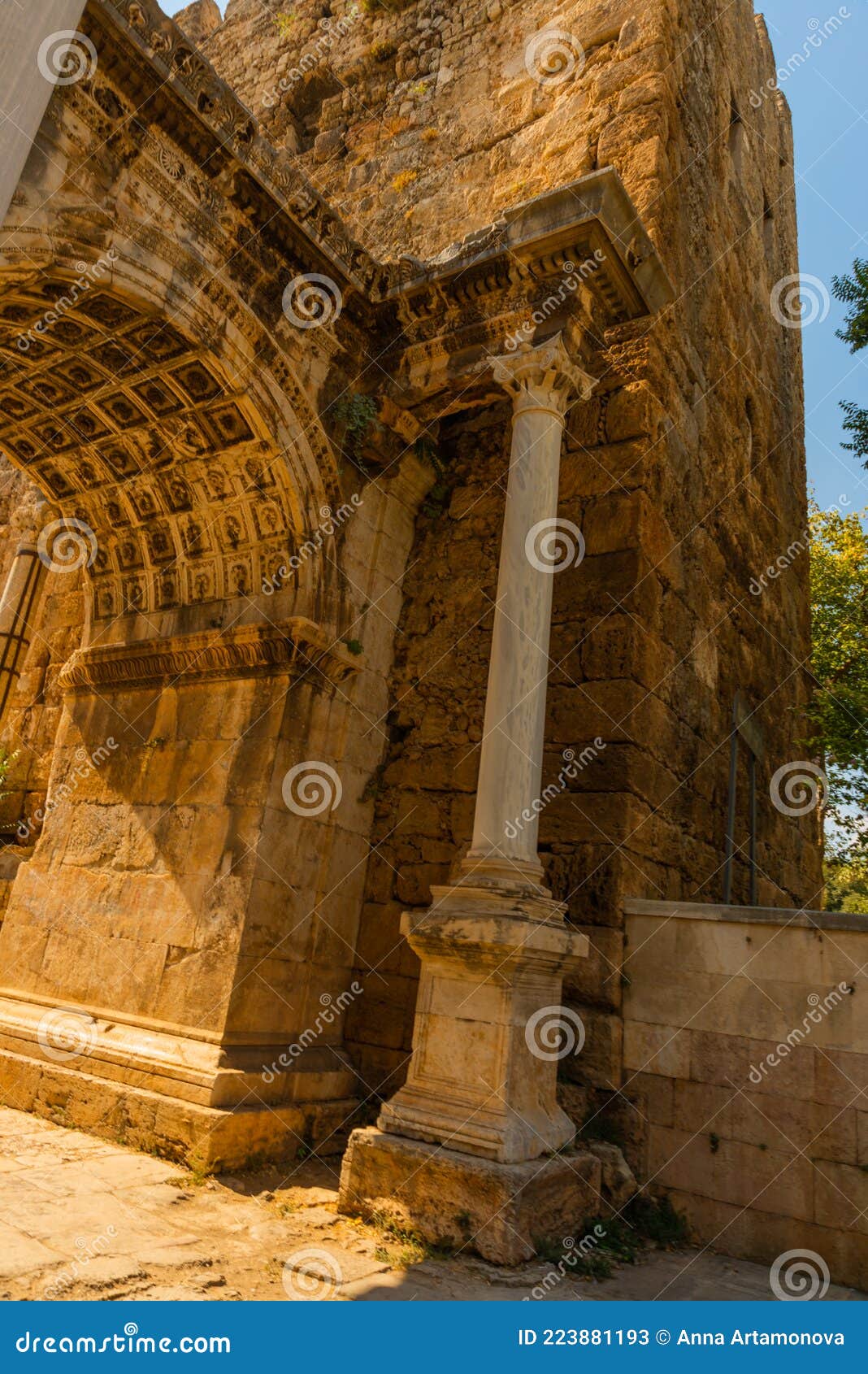 Adrianus Gate With Akropolos At The Background Stock Photo ...