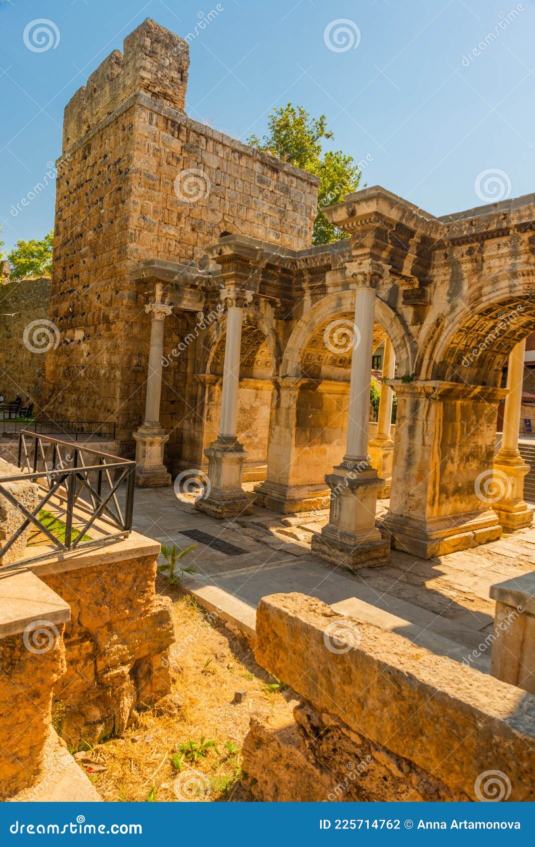 Adrianus Gate With Akropolos At The Background Stock Photo ...