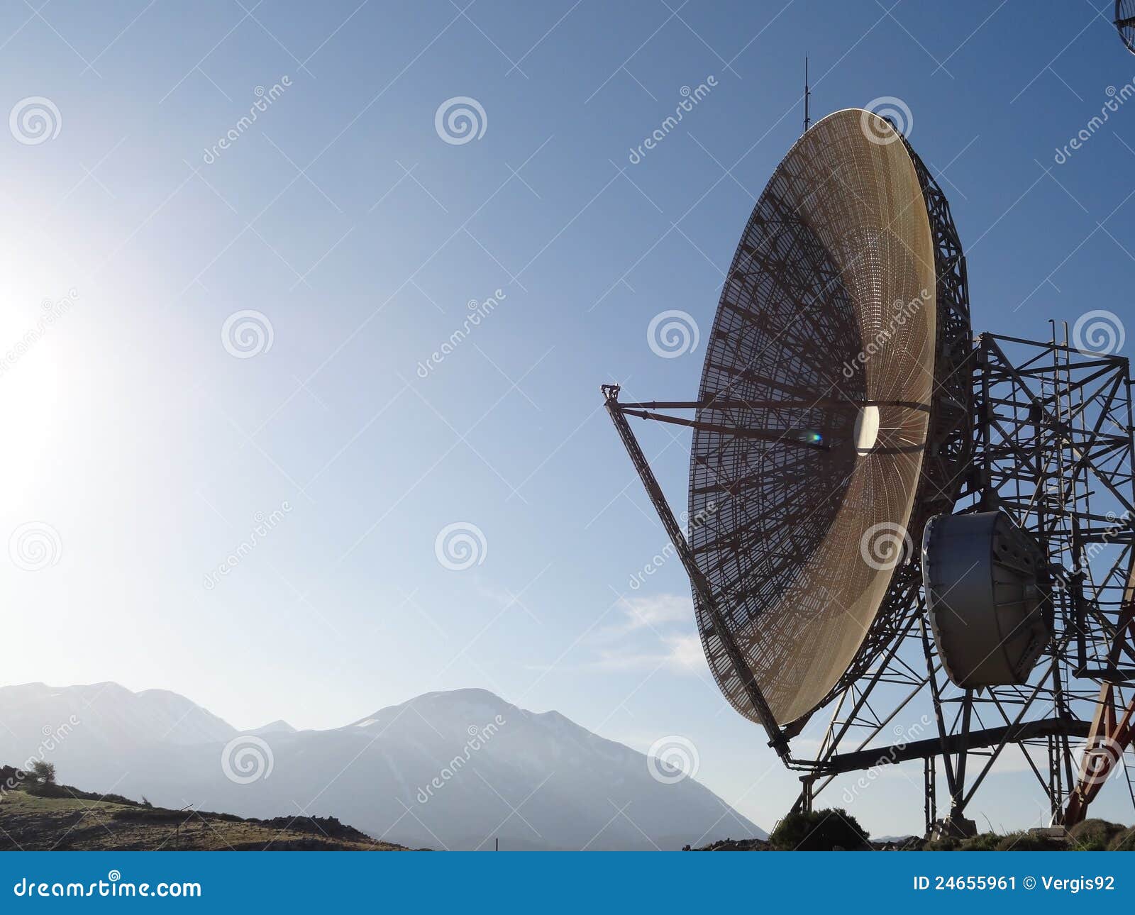 Telecommunications antenna stock image. Image of infrastructure - 24655961