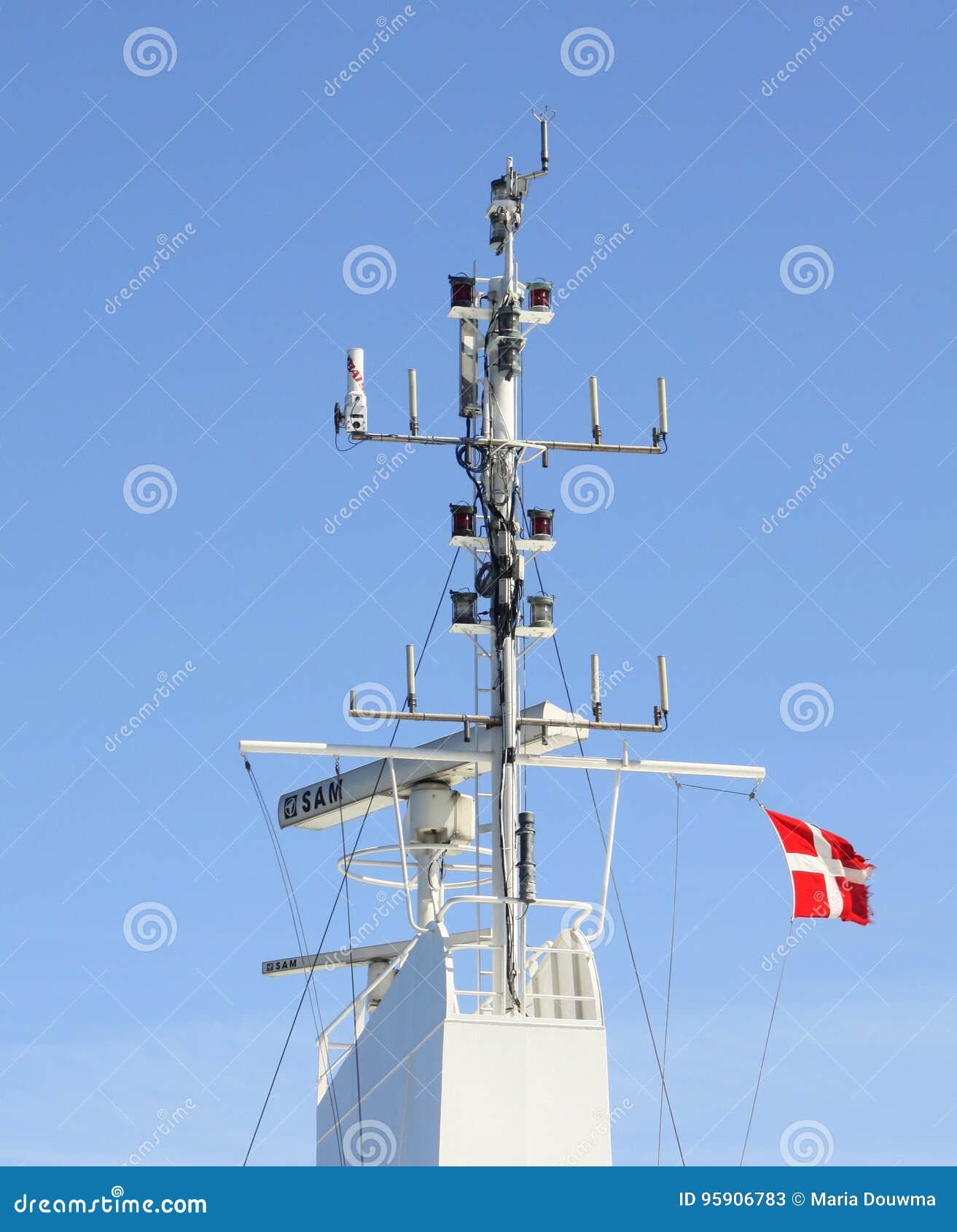 Antenna mast editorial stock photo. Image of cargo, technology - 95906783