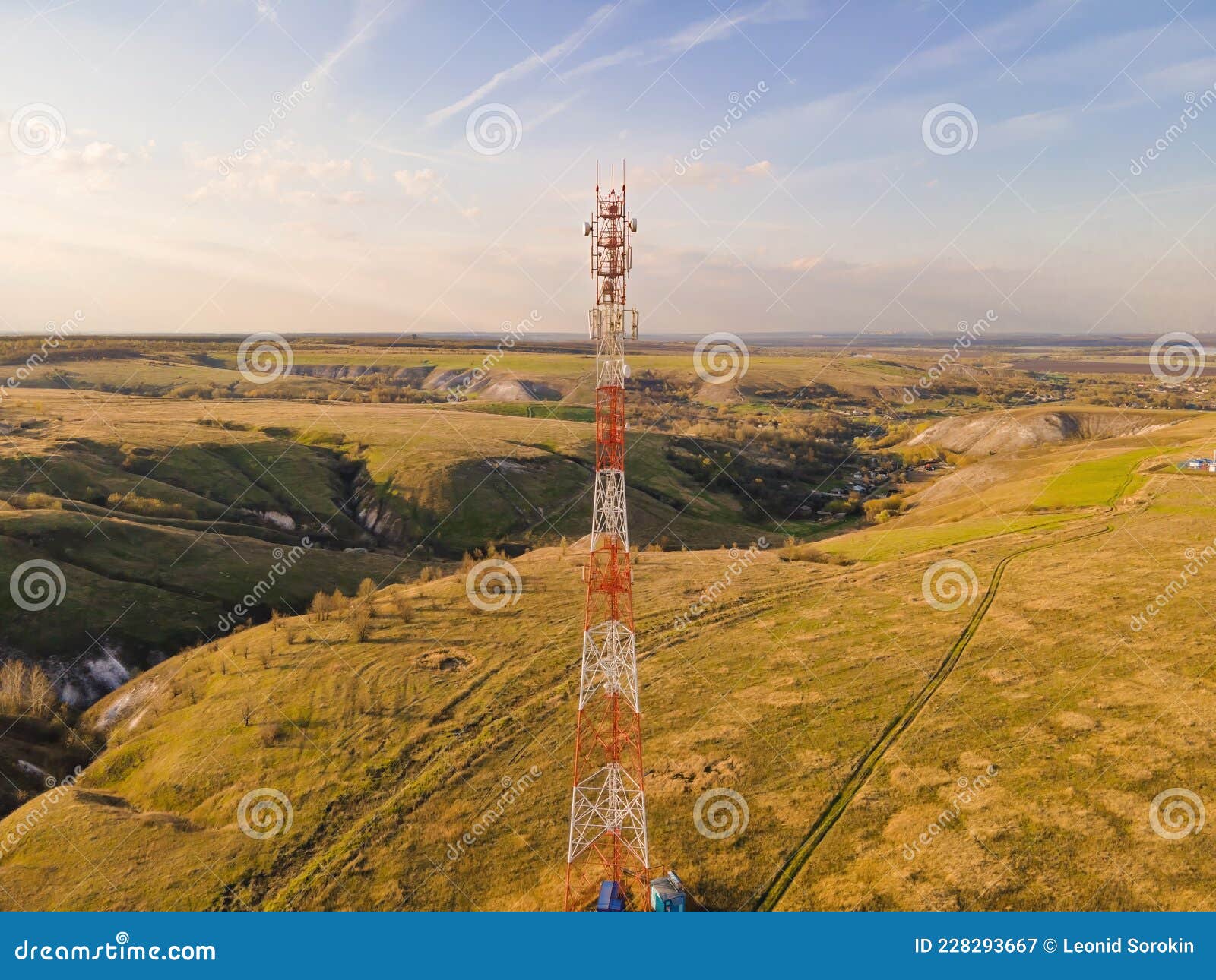 Antenna Receiver on Cell Tower with 5G Base Station Transceiver Stock ...