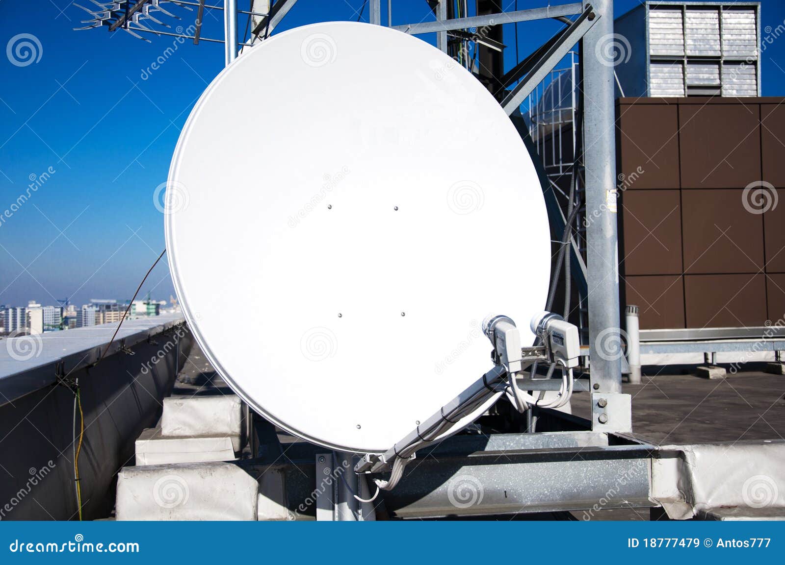 Antenne Parabolique Image. Image: 18777479