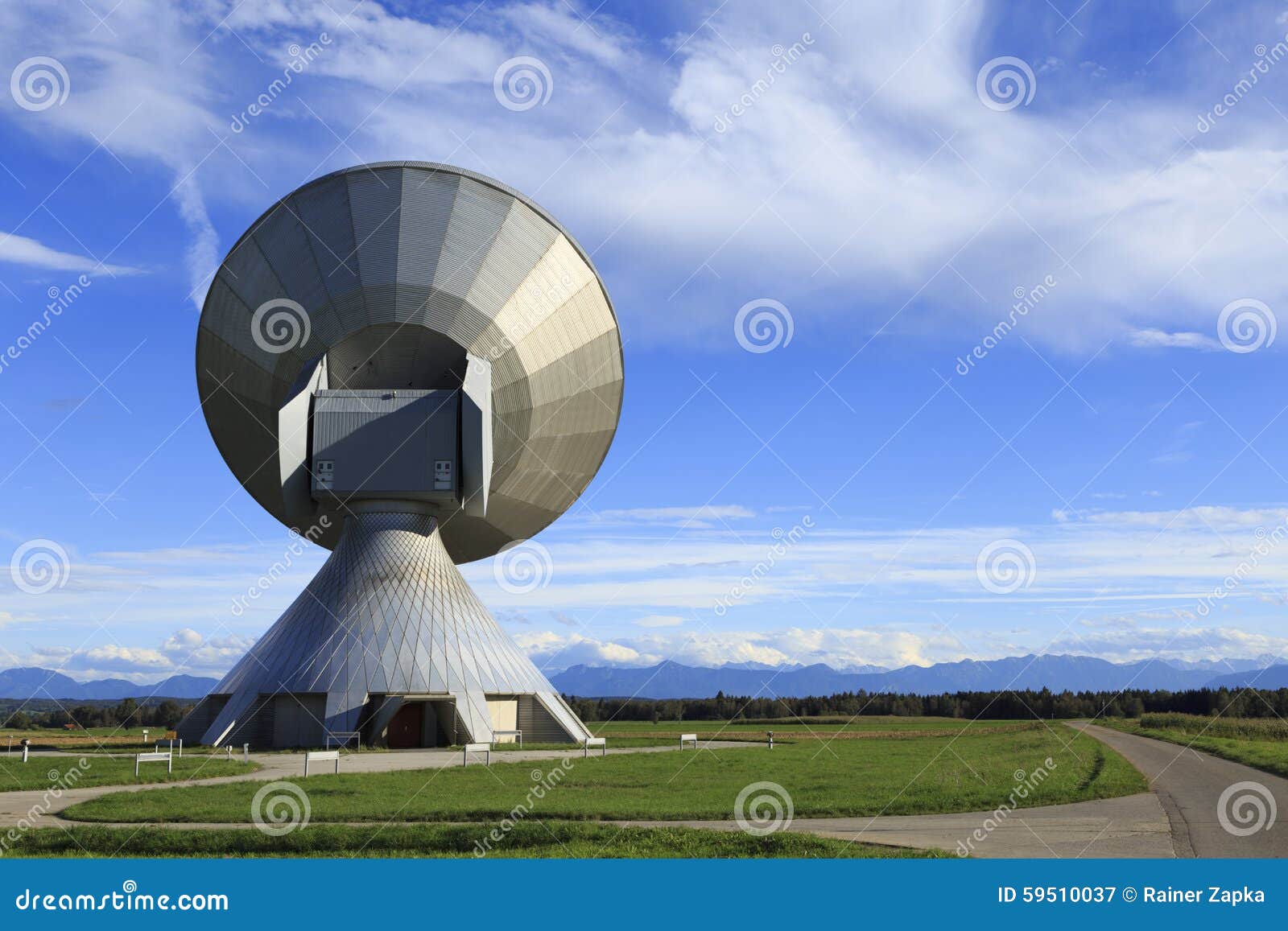 Antenne parabolique image stock. Image du téléphone, astronomie - 59510037