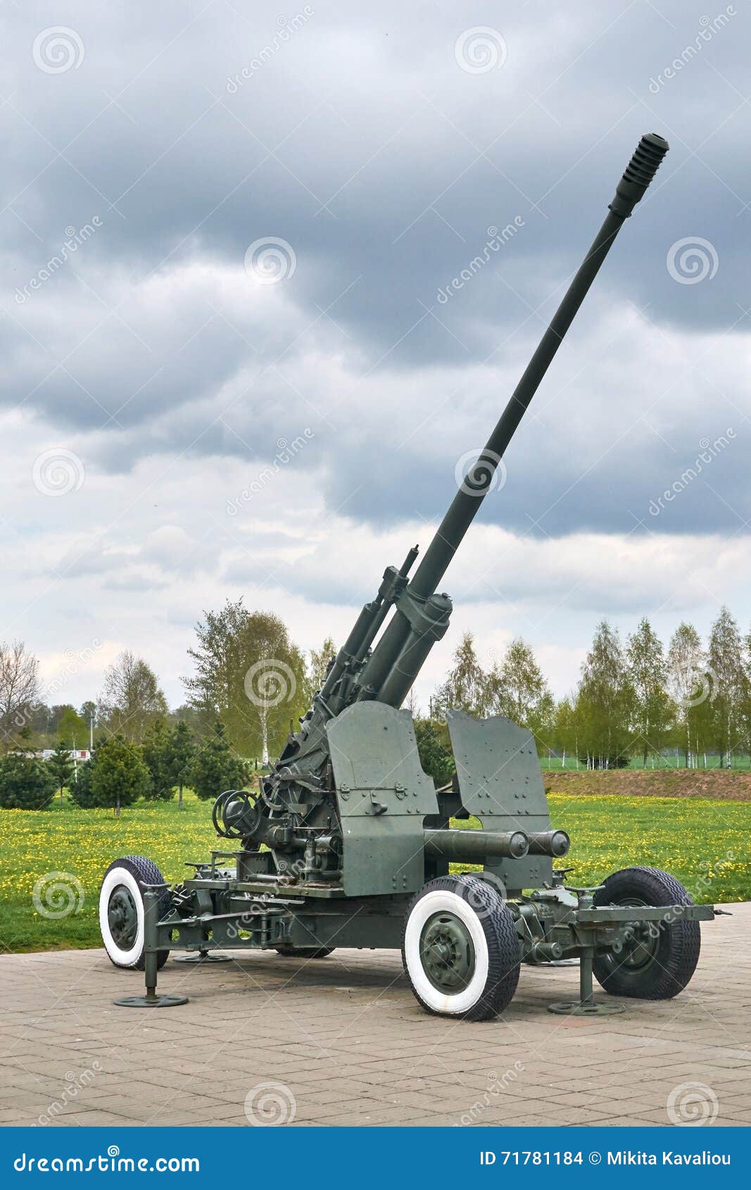 Anti-aircraft gun kc-19 stock photo. Image of exhibit - 71781184