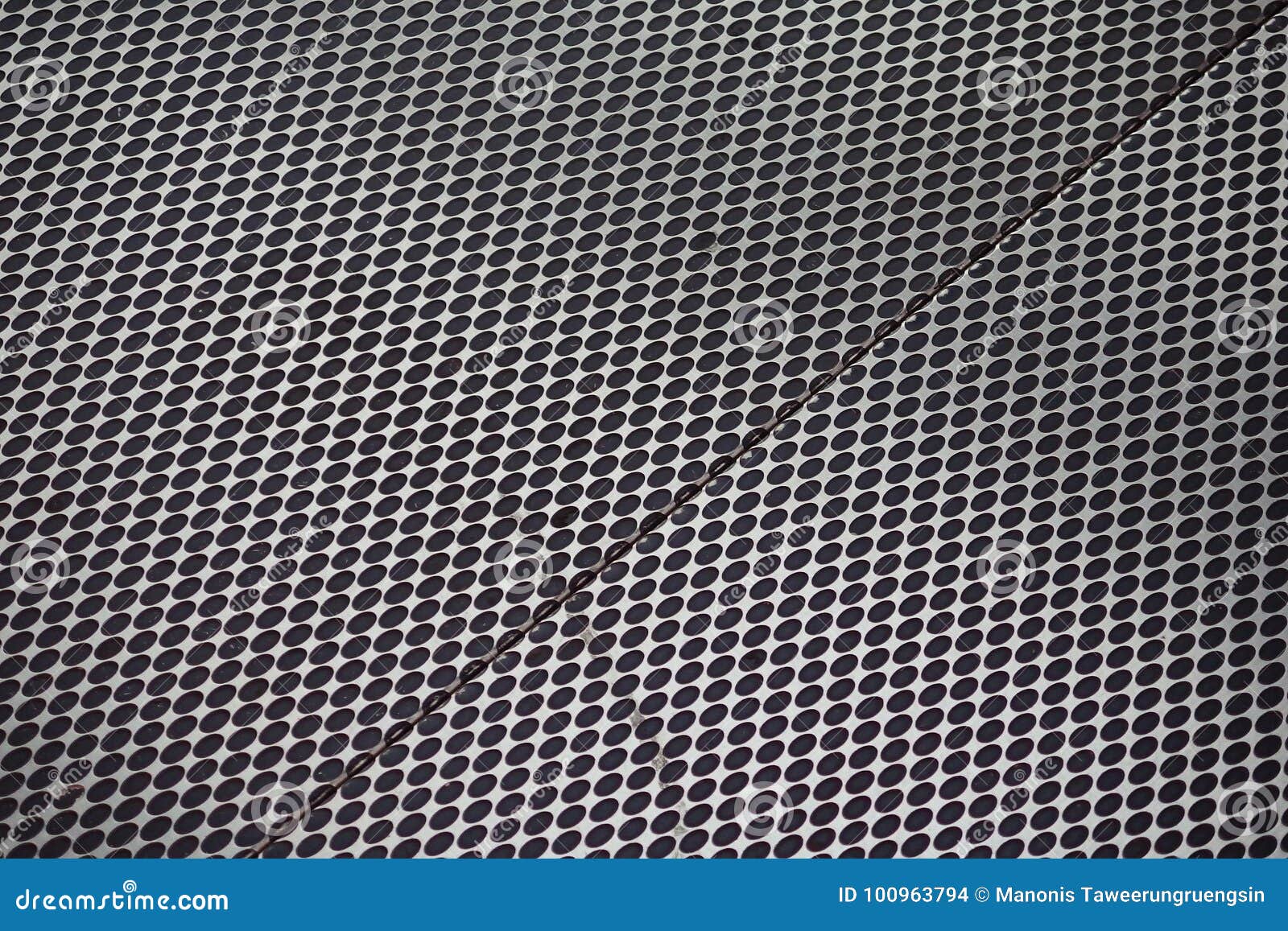 Anti Slip Textured Pattern on Stainless Steel Base of Escalator Stock ...