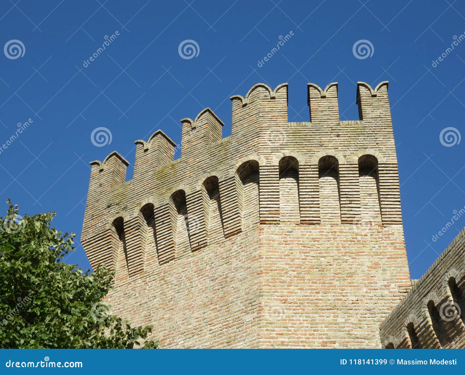 Antica Torre stock afbeelding. Image of velen, vesting - 118141399