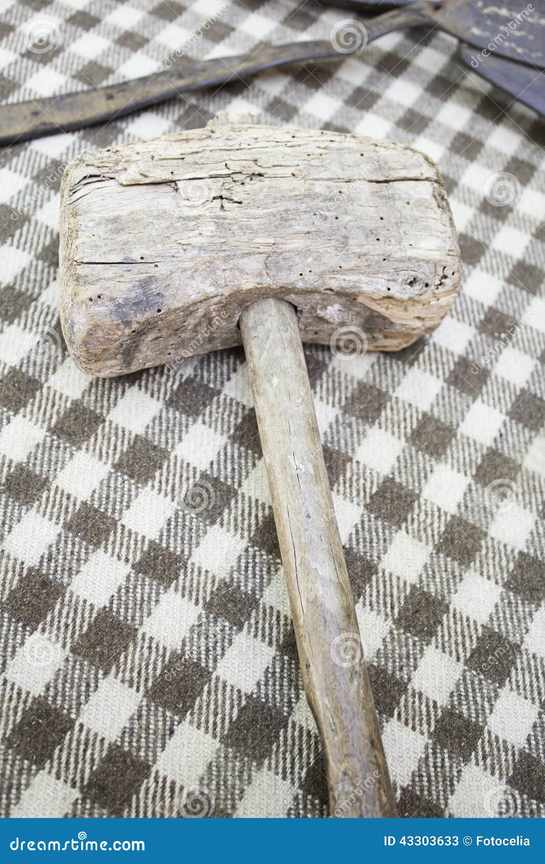 Antieke houten hamer stock afbeelding. Image of voorhamer - 43303633