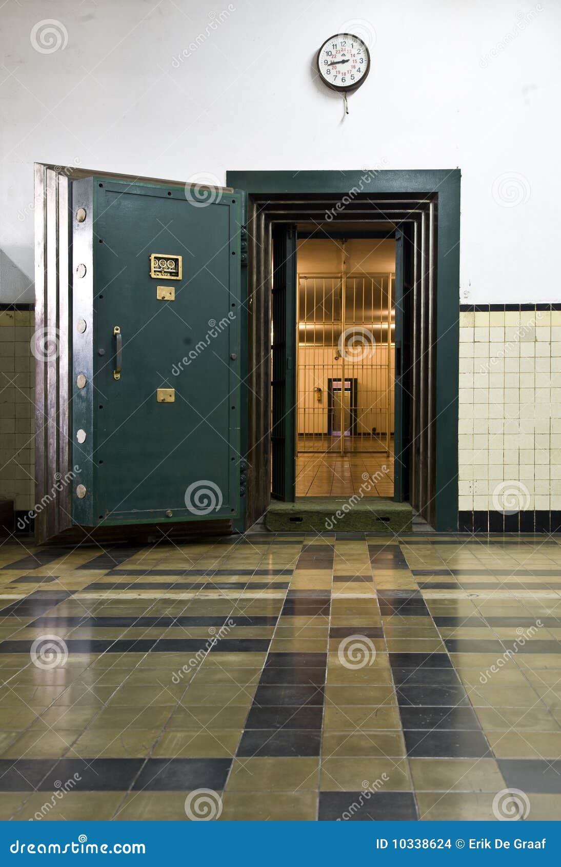 Antieke kluis stock foto. Image of slot, gevlekt, bankwezen - 10338624