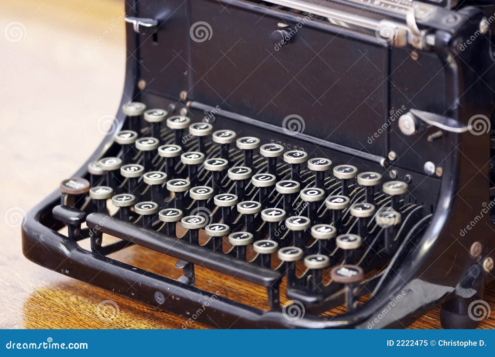 Antieke typemachine stock afbeelding. Image of mededeling - 2222475