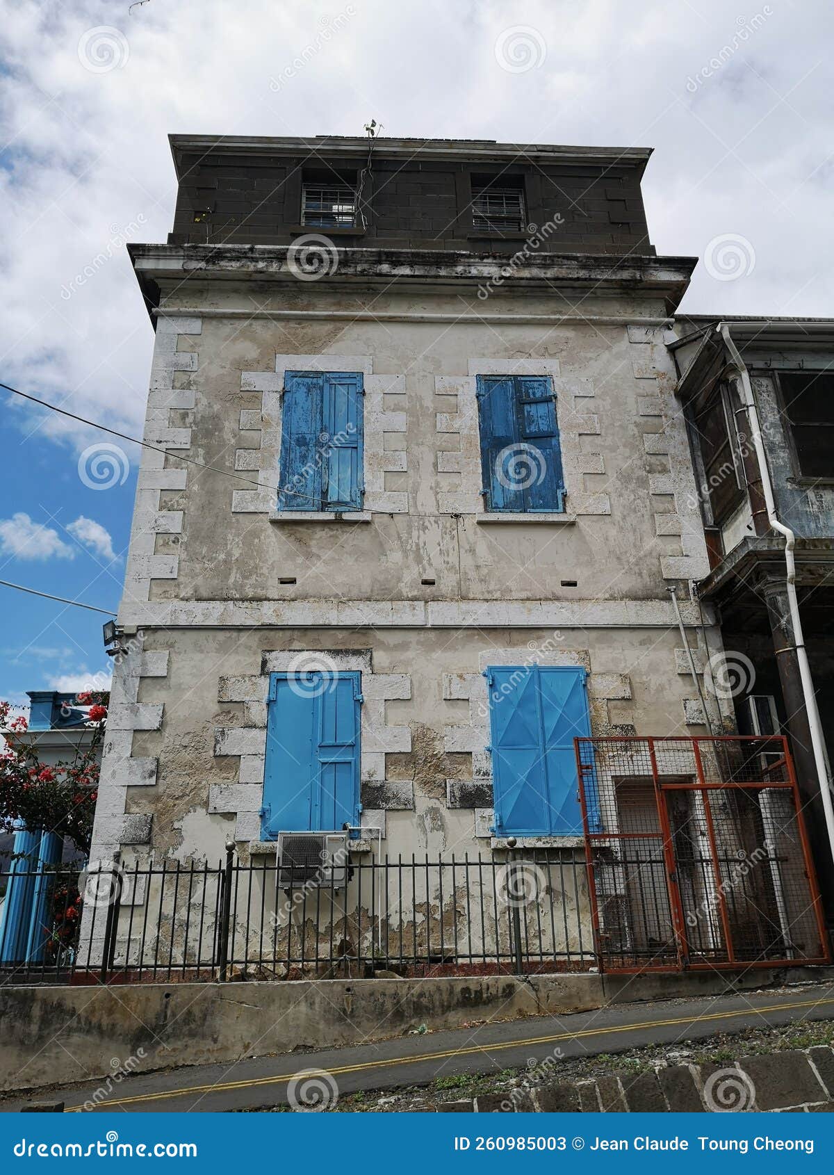 Antiguo Edificio Colonial En La Capital Mauricio Port Louis Imagen de ...