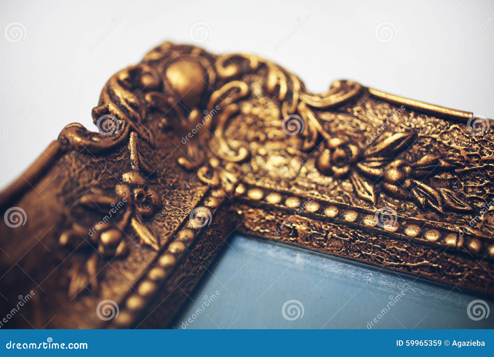 Antik gold picture frame stock image. Image of aged, golden - 59965359