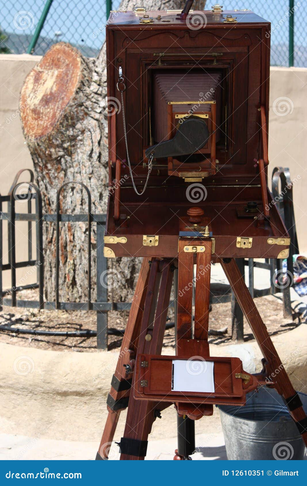 Antike Kamera stockbild. Bild von antike, hölzern, kameras - 12610351