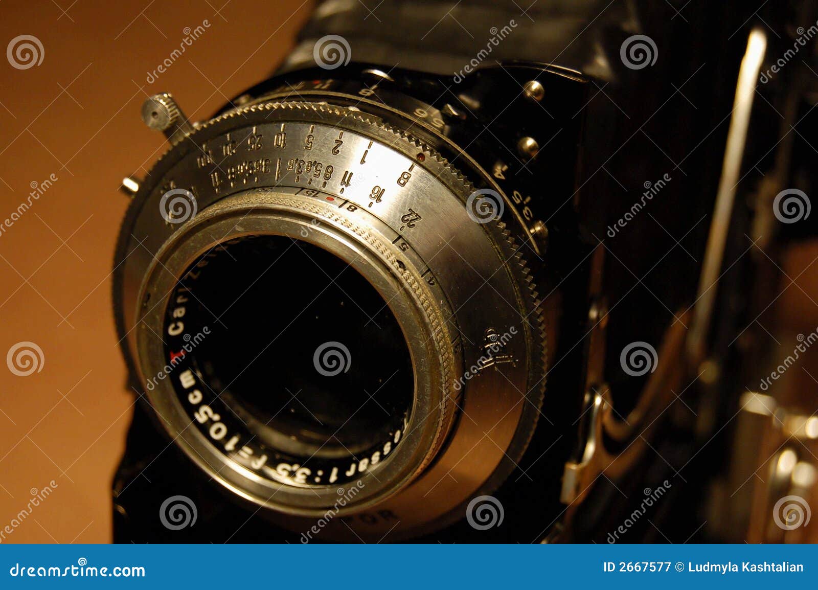 Antike Kamera stockbild. Bild von liebhaberei, fokus, glas - 2667577