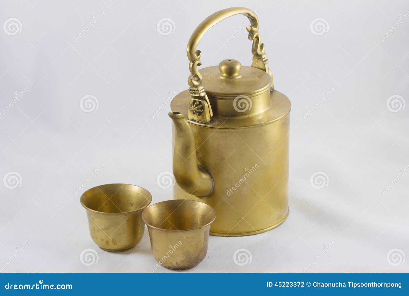 Antique brass kettle stock photo. Image of antique, ancient - 45223372