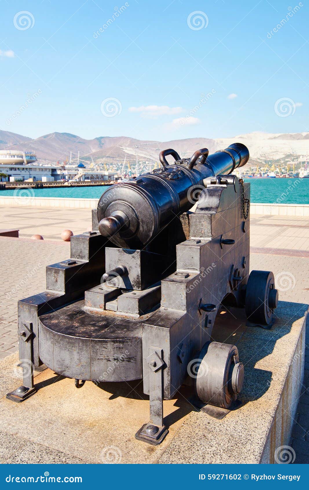 Antique Cannon on Gun Carriage Stock Photo - Image of army, fortress ...