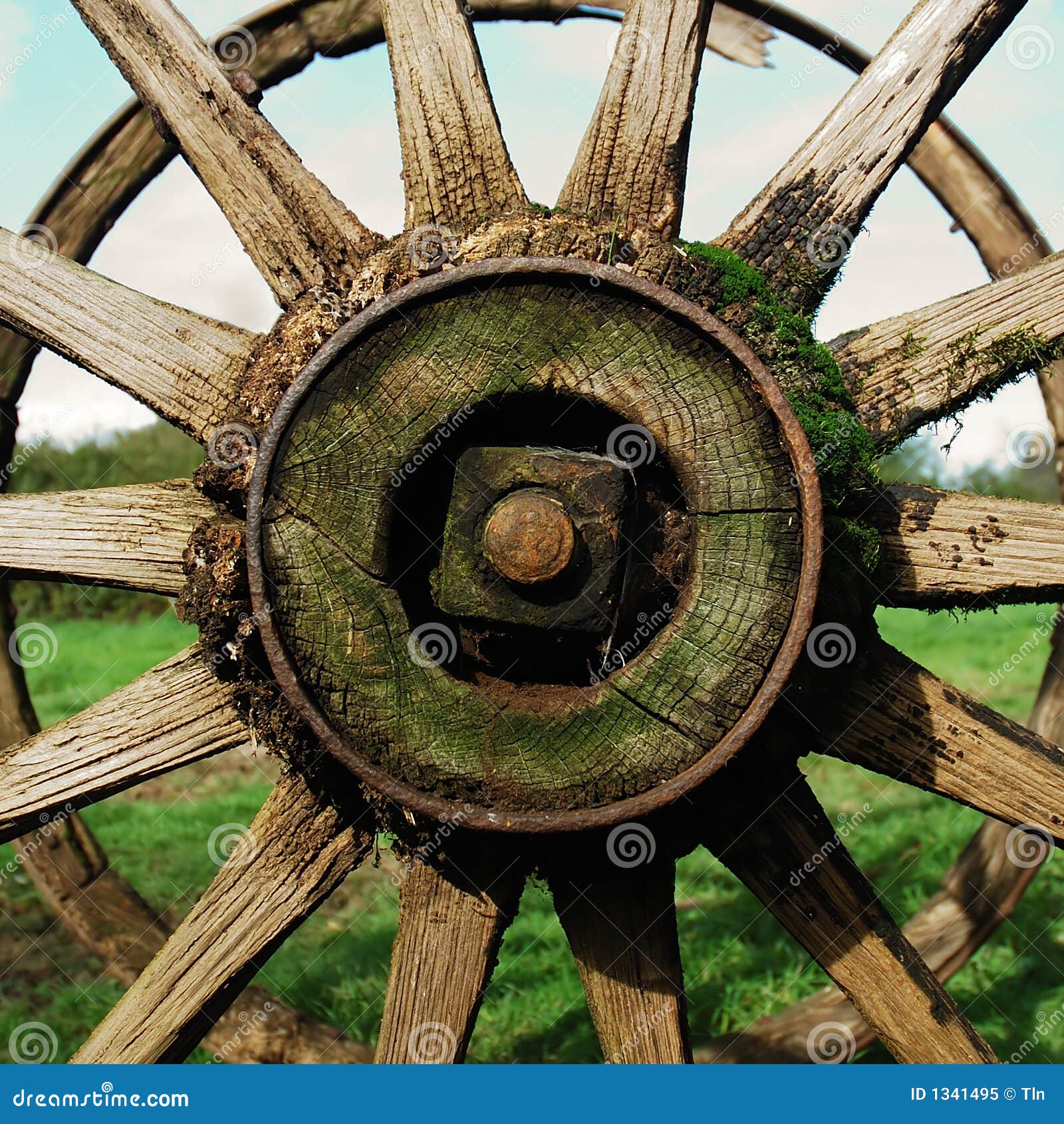 Antique Country Wagon Wheel Stock Image - Image of mossy ...