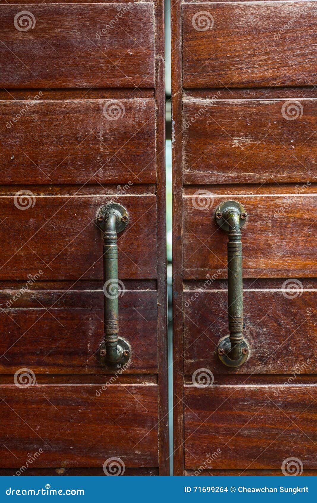 Antique Door Handles Stock Photos - Download 2,036 Royalty Free Photos